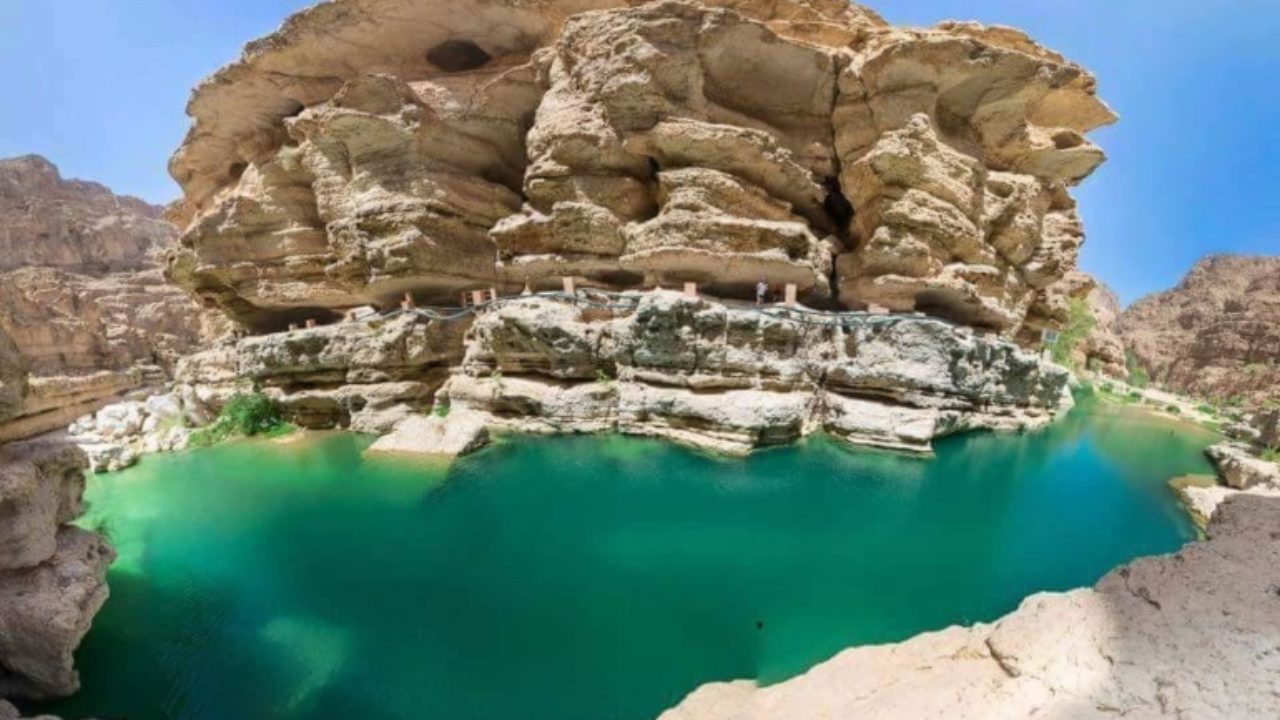 Oman A Complete Guide - Top 10 Places to Visit - | TheTravelShots