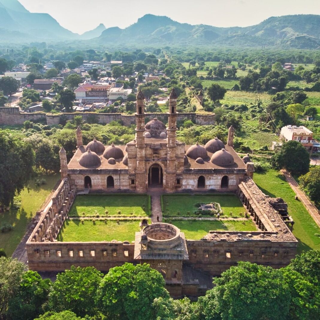 Champaner & Pavagadh - Archaeological Park - TheTravelShots