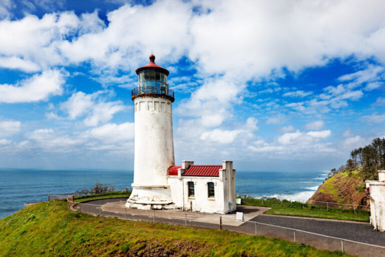 8 Lighthouses You Can Stay - | TheTravelShots
