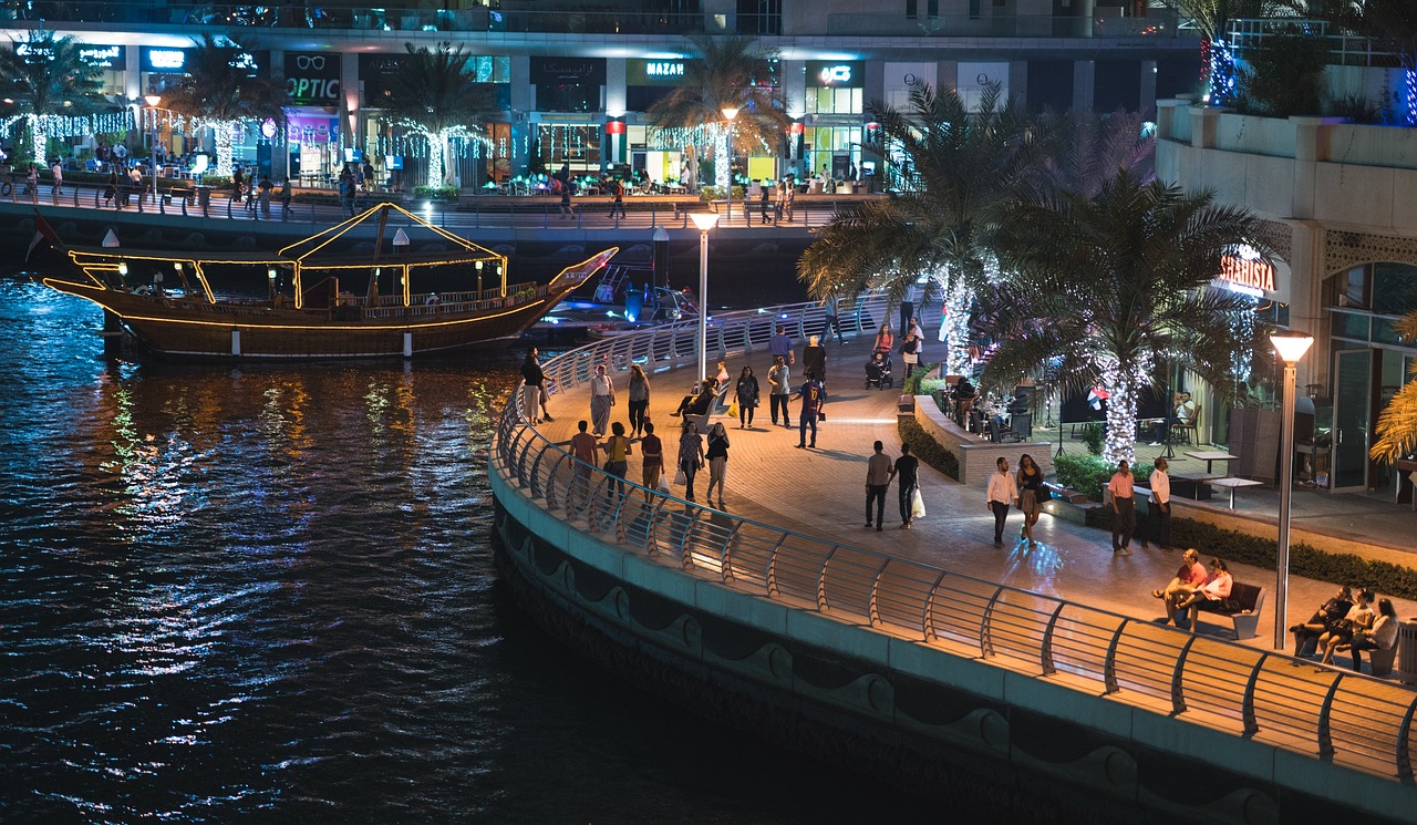 Dubai Marina: A Guide to the Man-Made Waterfront Community ...